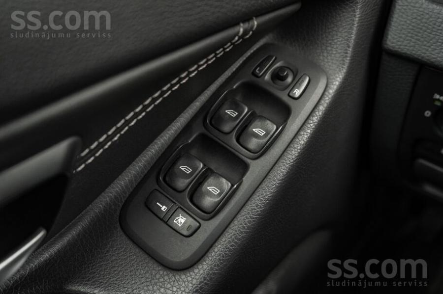 Melns Volvo XC90 2011 Rīga, ar dzinēja tilpumu 2.40 L un nobraukumu 356 tūkst. km par 8150 €, foto 30 vietnē AUTOMOTO.COM.LV