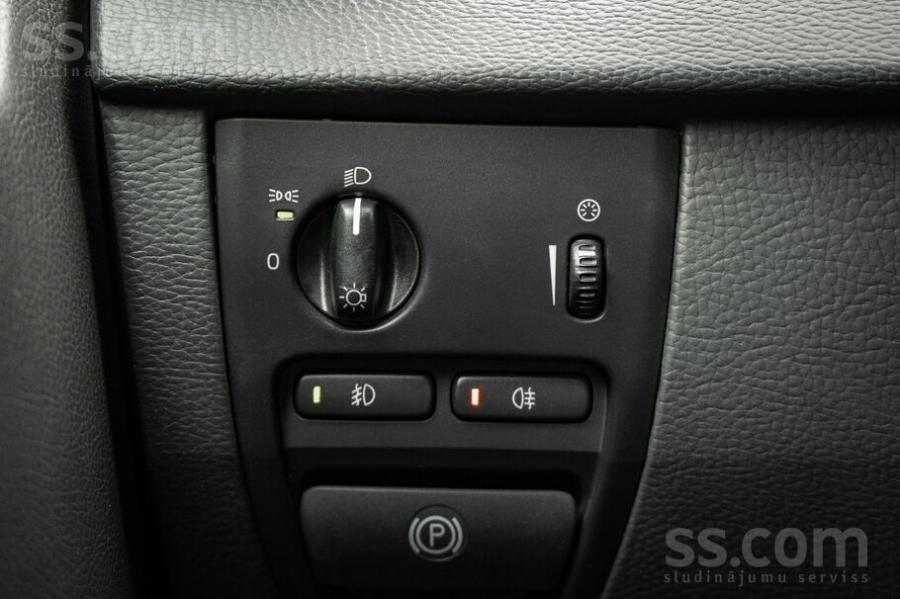 Melns Volvo XC90 2011 Rīga, ar dzinēja tilpumu 2.40 L un nobraukumu 356 tūkst. km par 8150 €, foto 31 vietnē AUTOMOTO.COM.LV