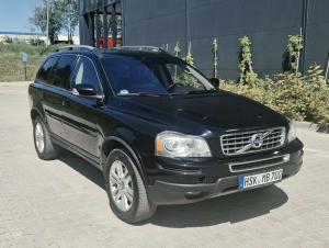 Black Volvo XC90 2011 in Vilnius, with an engine capacity of 2.40 L and mileage of 316 thousand km for 11400 €, photo 4 on AUTOMOTO.COM.LV