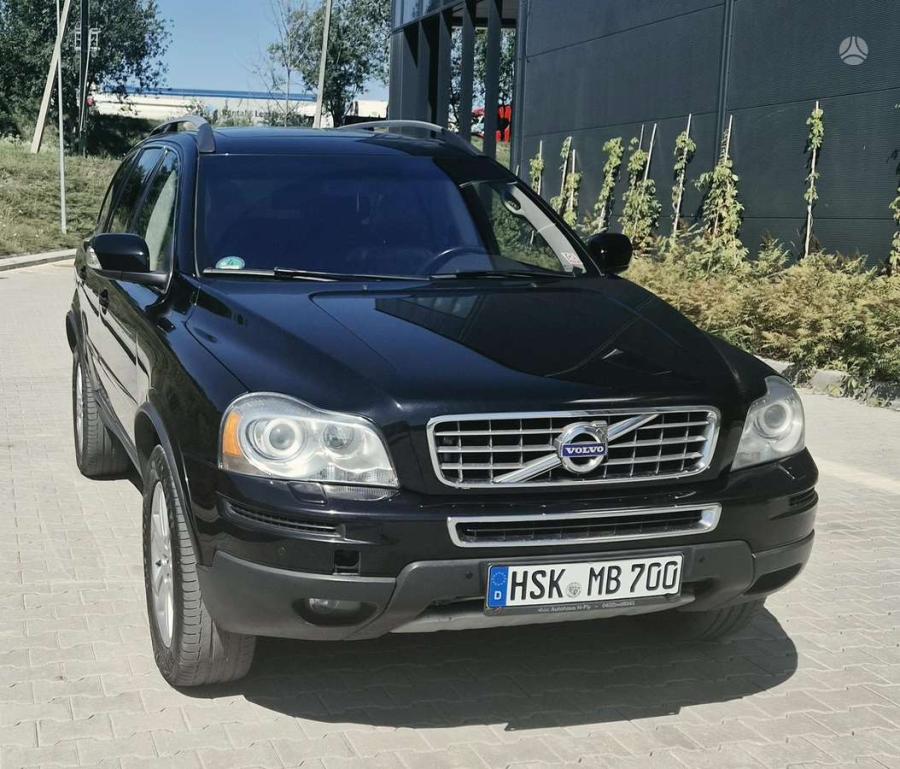 Black Volvo XC90 2011 in Vilnius, with an engine capacity of 2.40 L and mileage of 316 thousand km for 11400 €, photo 6 on AUTOMOTO.COM.LV