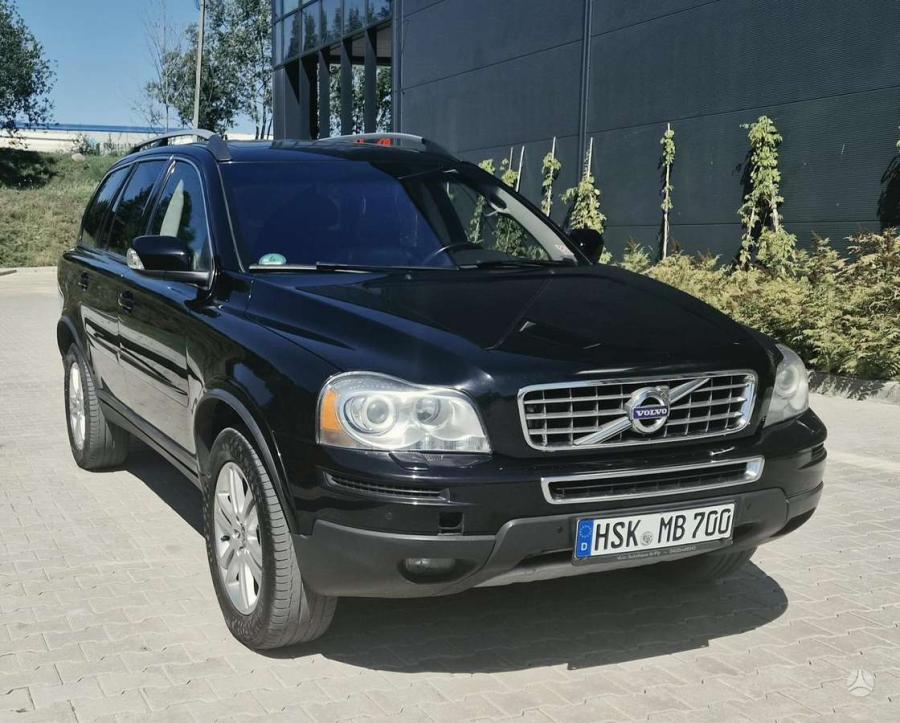 Black Volvo XC90 2011 in Vilnius, with an engine capacity of 2.40 L and mileage of 316 thousand km for 11400 €, photo 7 on AUTOMOTO.COM.LV