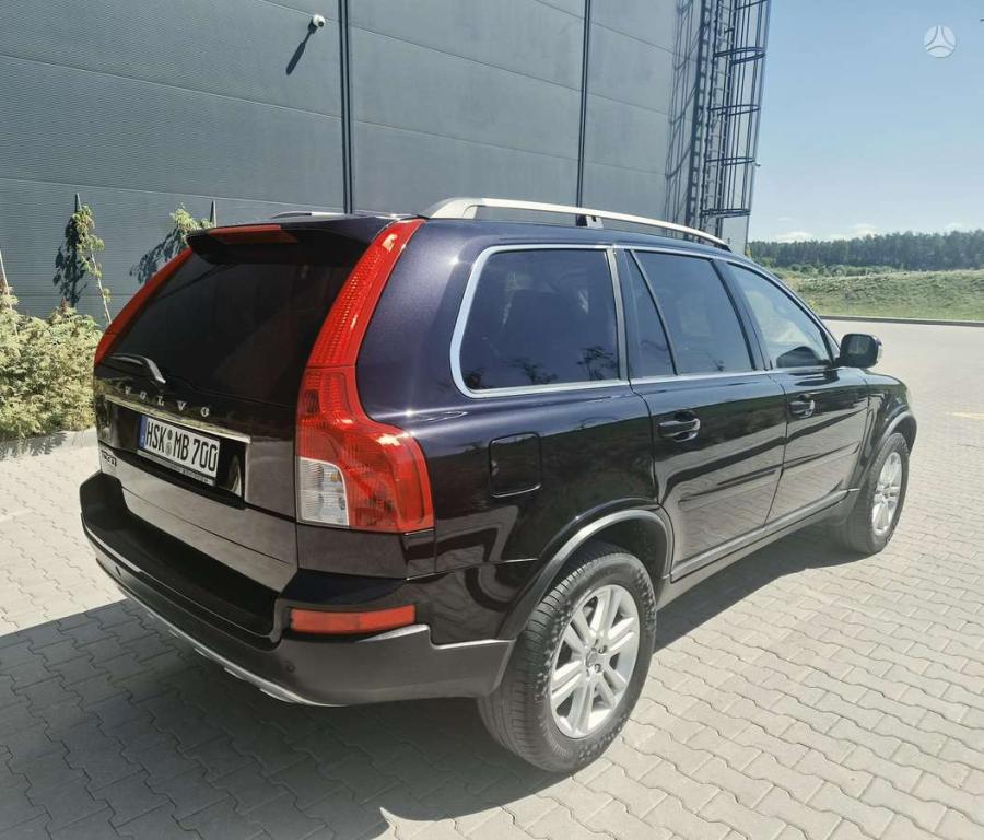 Black Volvo XC90 2011 in Vilnius, with an engine capacity of 2.40 L and mileage of 316 thousand km for 11400 €, photo 14 on AUTOMOTO.COM.LV