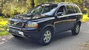 Melns Volvo XC90 2011 Kretinga, ar dzinēja tilpumu 2.40 L un nobraukumu 290 tūkst. km par 8200 €, foto  vietnē AUTOMOTO.COM.LV