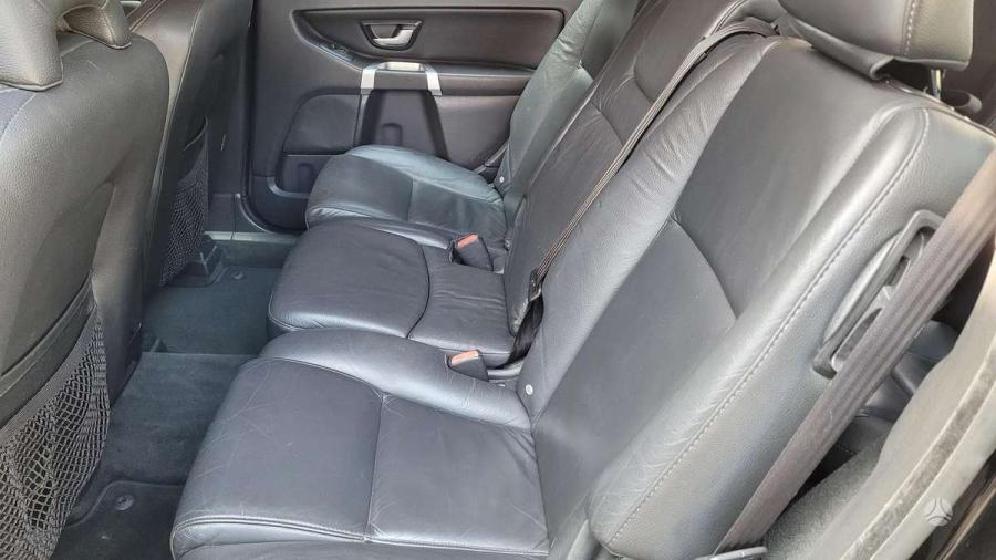 Melns Volvo XC90 2011 Kretinga, ar dzinēja tilpumu 2.40 L un nobraukumu 290 tūkst. km par 8200 €, foto 17 vietnē AUTOMOTO.COM.LV