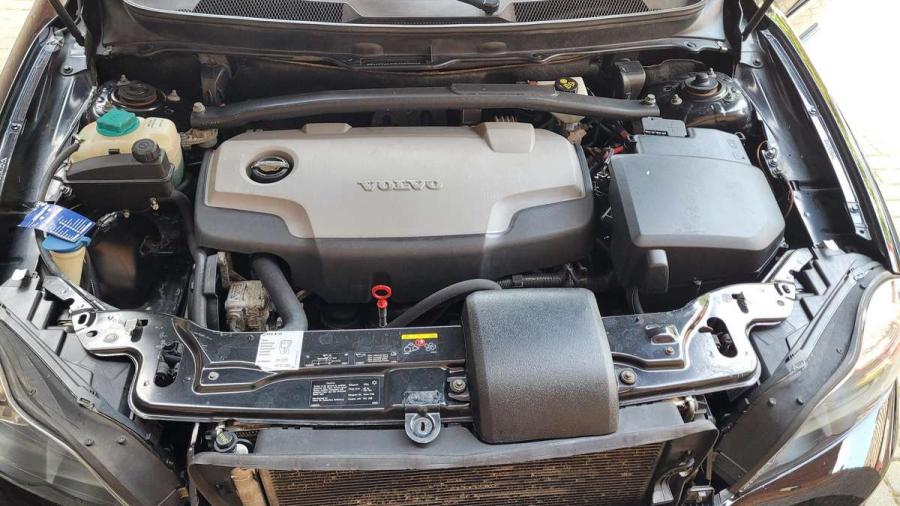 Melns Volvo XC90 2011 Kretinga, ar dzinēja tilpumu 2.40 L un nobraukumu 290 tūkst. km par 8200 €, foto 27 vietnē AUTOMOTO.COM.LV