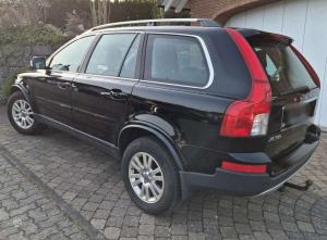 Black Volvo XC90 2011 in Marijampole, with an engine capacity of 2.40 L and mileage of 235 thousand km for 9499 €, photo 4 on AUTOMOTO.COM.LV