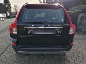 Black Volvo XC90 2011 in Marijampole, with an engine capacity of 2.40 L and mileage of 235 thousand km for 9499 €, photo 6 on AUTOMOTO.COM.LV