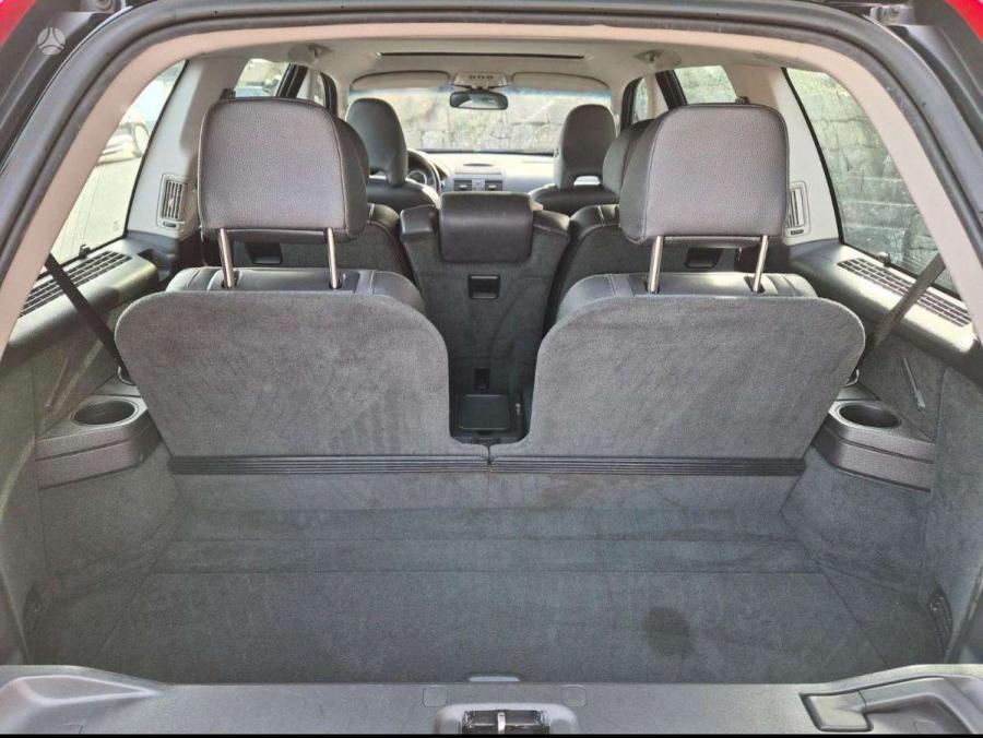 Black Volvo XC90 2011 in Marijampole, with an engine capacity of 2.40 L and mileage of 235 thousand km for 9499 €, photo 7 on AUTOMOTO.COM.LV
