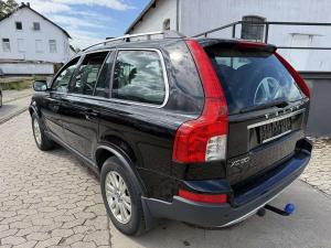 Black Volvo XC90 2011 in Marijampole, with an engine capacity of 2.40 L and mileage of 235 thousand km for 9499 €, photo 16 on AUTOMOTO.COM.LV