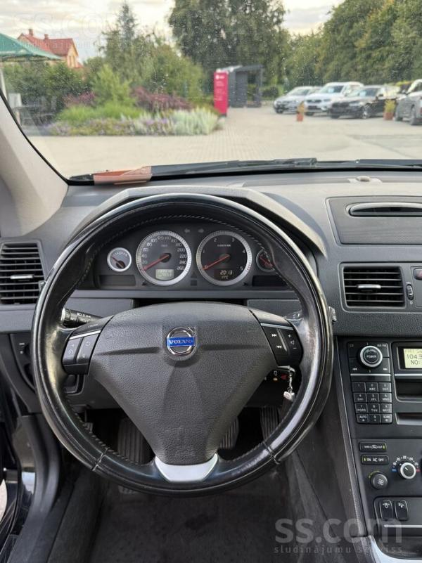 Melns Volvo XC90 2011 Rīga, ar dzinēja tilpumu 2.40 L un nobraukumu 290 tūkst. km par 10600 €, foto 7 vietnē AUTOMOTO.COM.LV