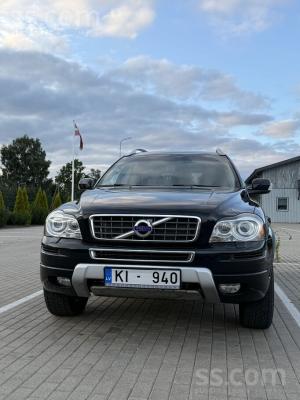 Black Volvo XC90 2011 in Riga, with an engine capacity of 2.40 L and mileage of 290 thousand km for 10600 €, photo 4 on AUTOMOTO.COM.LV