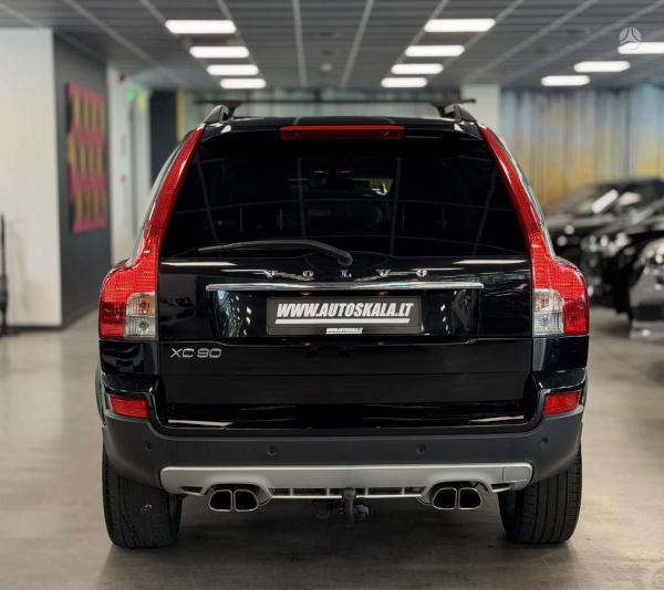 Melns Volvo XC90 2011 Klaipėda, ar dzinēja tilpumu 2.40 L un nobraukumu 273 tūkst. km par 11900 €, foto 3 vietnē AUTOMOTO.COM.LV