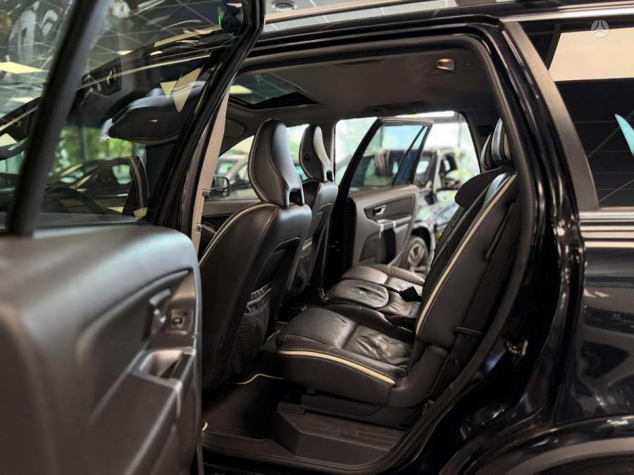 Melns Volvo XC90 2011 Klaipėda, ar dzinēja tilpumu 2.40 L un nobraukumu 273 tūkst. km par 11900 €, foto 8 vietnē AUTOMOTO.COM.LV