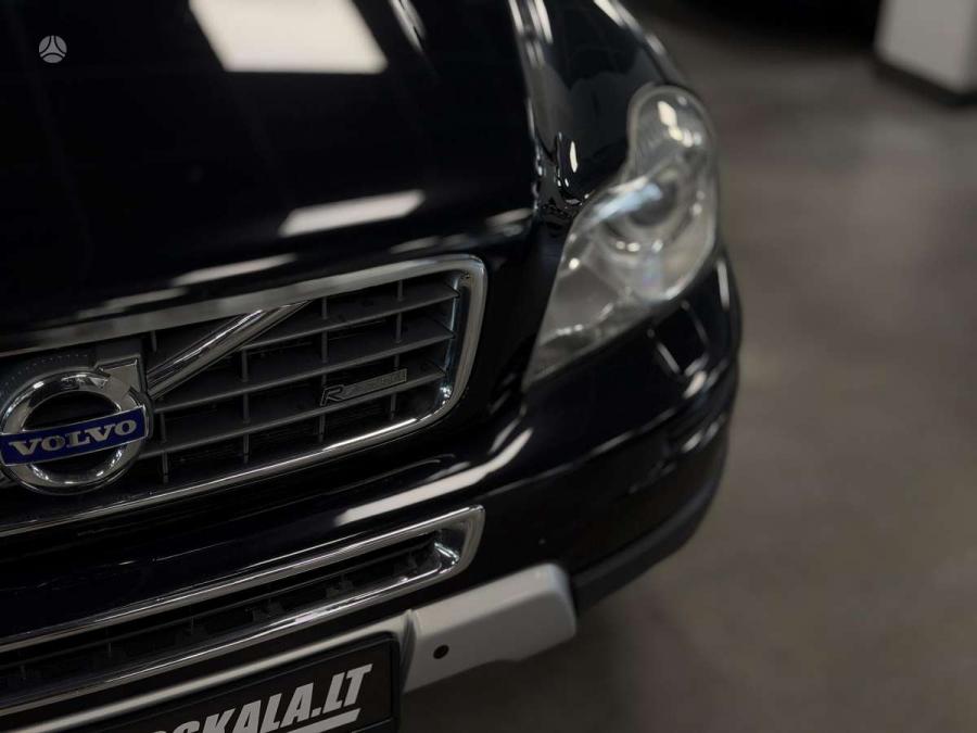 Melns Volvo XC90 2011 Klaipėda, ar dzinēja tilpumu 2.40 L un nobraukumu 273 tūkst. km par 11900 €, foto 16 vietnē AUTOMOTO.COM.LV