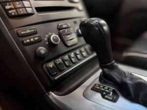 Melns Volvo XC90 2011 Klaipėda, ar dzinēja tilpumu 2.40 L un nobraukumu 273 tūkst. km par 11900 €, foto 35 vietnē AUTOMOTO.COM.LV