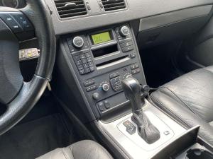 Melns Volvo XC90 2011 Marijampole, ar dzinēja tilpumu 2.40 L un nobraukumu 286 tūkst. km par 10750 €, foto 41 vietnē AUTOMOTO.COM.LV