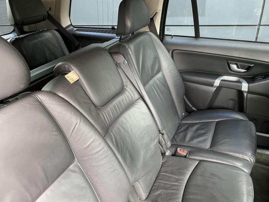 Melns Volvo XC90 2011 Marijampole, ar dzinēja tilpumu 2.40 L un nobraukumu 286 tūkst. km par 10750 €, foto 47 vietnē AUTOMOTO.COM.LV