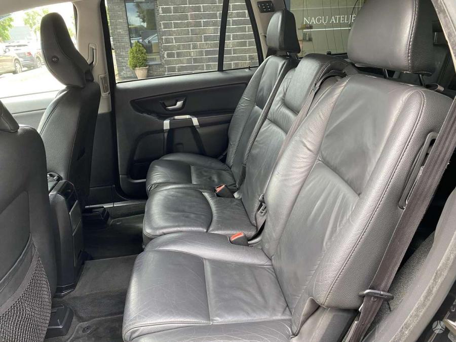 Melns Volvo XC90 2011 Marijampole, ar dzinēja tilpumu 2.40 L un nobraukumu 286 tūkst. km par 10750 €, foto 49 vietnē AUTOMOTO.COM.LV