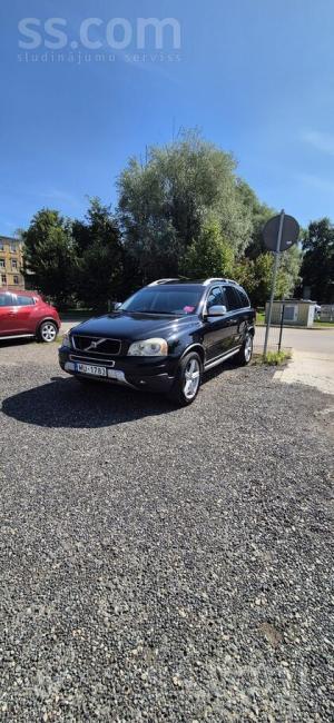 Black Volvo XC90 2011 in Riga, with an engine capacity of 2.40 L and mileage of 352 thousand km for 10600 €, photo 3 on AUTOMOTO.COM.LV