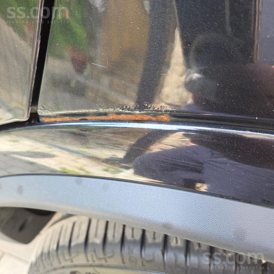Black Volvo XC90 2011 in Riga, with an engine capacity of 2.40 L and mileage of 352 thousand km for 10600 €, photo 12 on AUTOMOTO.COM.LV