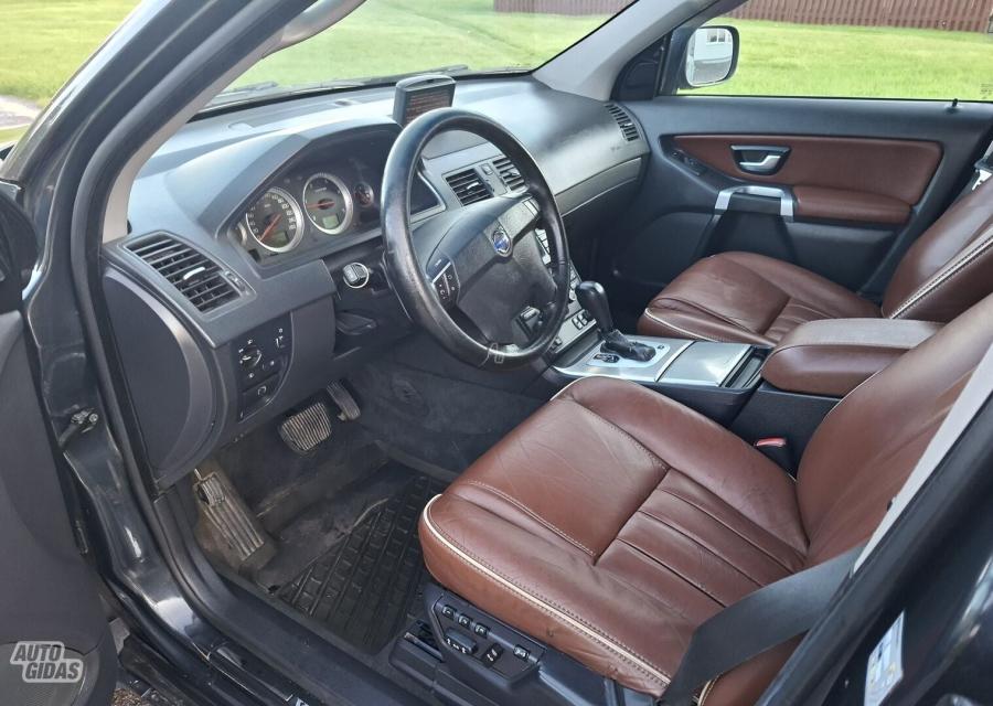Melns Volvo XC90 2011 Marijampole, ar dzinēja tilpumu 2.40 L un nobraukumu 330 tūkst. km par 8999 €, foto 14 vietnē AUTOMOTO.COM.LV