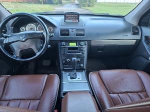 Melns Volvo XC90 2011 Marijampole, ar dzinēja tilpumu 2.40 L un nobraukumu 330 tūkst. km par 8999 €, foto 22 vietnē AUTOMOTO.COM.LV