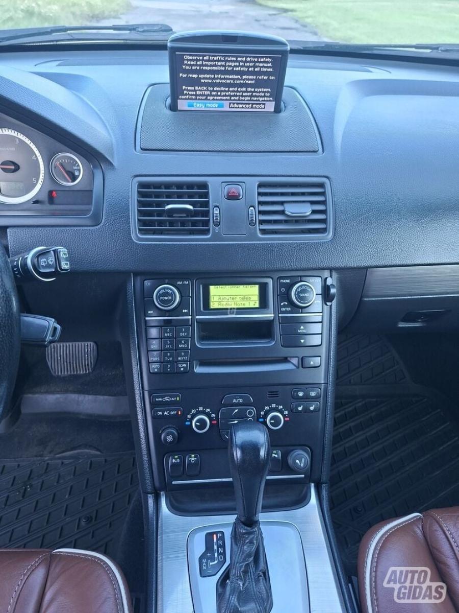 Melns Volvo XC90 2011 Marijampole, ar dzinēja tilpumu 2.40 L un nobraukumu 330 tūkst. km par 8999 €, foto 23 vietnē AUTOMOTO.COM.LV