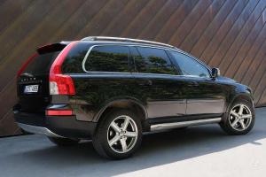 Black Volvo XC90 2011 in Kaunas, with an engine capacity of 3.19 L and mileage of 230 thousand km for 9000 €, photo 3 on AUTOMOTO.COM.LV