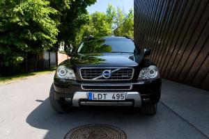 Black Volvo XC90 2011 in Kaunas, with an engine capacity of 3.19 L and mileage of 230 thousand km for 9000 €, photo 6 on AUTOMOTO.COM.LV