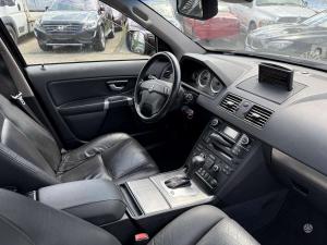 Black Volvo XC90 2011 in Marijampole, with an engine capacity of 2.40 L and mileage of 235 thousand km for 9750 €, photo 6 on AUTOMOTO.COM.LV
