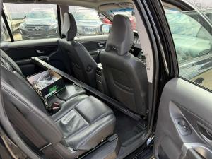 Black Volvo XC90 2011 in Marijampole, with an engine capacity of 2.40 L and mileage of 235 thousand km for 9750 €, photo 8 on AUTOMOTO.COM.LV