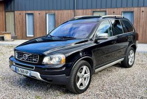 Black Volvo XC90 2011 in Vilnius, with an engine capacity of 2.40 L and mileage of 296 thousand km for 9999 €, photo 8 on AUTOMOTO.COM.LV