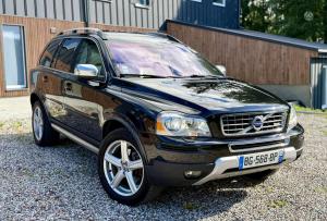 Black Volvo XC90 2011 in Vilnius, with an engine capacity of 2.40 L and mileage of 296 thousand km for 9999 €, photo 12 on AUTOMOTO.COM.LV