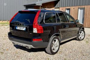 Black Volvo XC90 2011 in Vilnius, with an engine capacity of 2.40 L and mileage of 296 thousand km for 9999 €, photo 19 on AUTOMOTO.COM.LV