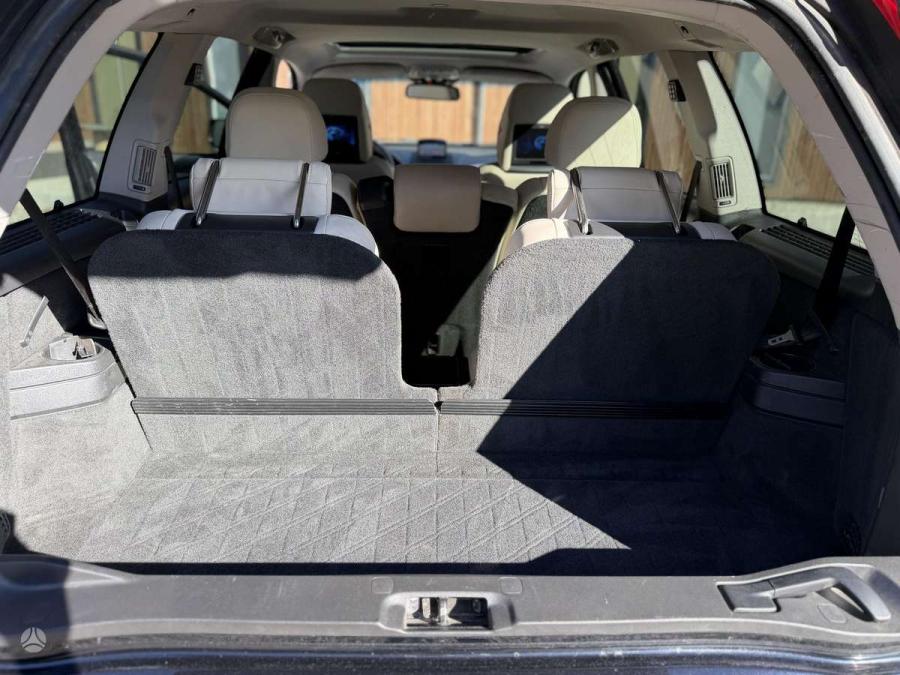 Black Volvo XC90 2011 in Vilnius, with an engine capacity of 2.40 L and mileage of 296 thousand km for 9999 €, photo 30 on AUTOMOTO.COM.LV