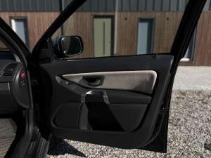 Black Volvo XC90 2011 in Vilnius, with an engine capacity of 2.40 L and mileage of 296 thousand km for 9999 €, photo 32 on AUTOMOTO.COM.LV