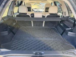 Black Volvo XC90 2011 in Vilnius, with an engine capacity of 2.40 L and mileage of 296 thousand km for 9999 €, photo 35 on AUTOMOTO.COM.LV