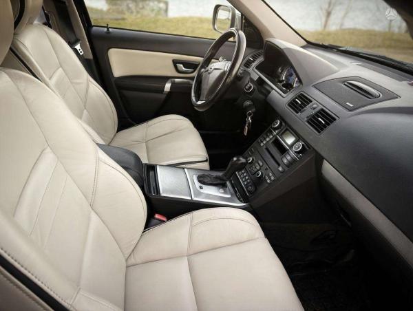Melns Volvo XC90 2011 Rīga, ar dzinēja tilpumu 3.19 L un nobraukumu 355 tūkst. km par 8950 €, foto 6 vietnē AUTOMOTO.COM.LV