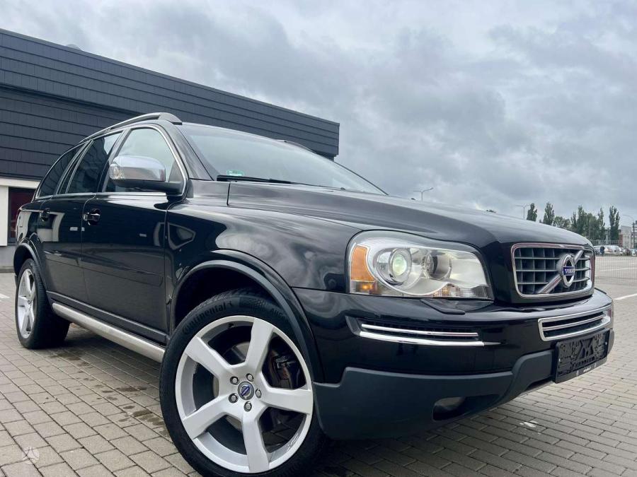 Melns Volvo XC90 2011 Kauņa, ar dzinēja tilpumu 2.40 L un nobraukumu 286 tūkst. km par 9499 €, foto 1 vietnē AUTOMOTO.COM.LV