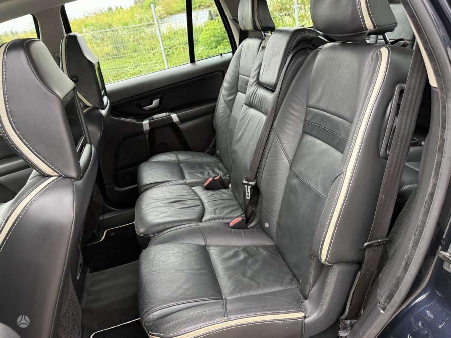 Melns Volvo XC90 2011 Tauragė, ar dzinēja tilpumu 2.40 L un nobraukumu 251 tūkst. km par 8800 €, foto 17 vietnē AUTOMOTO.COM.LV