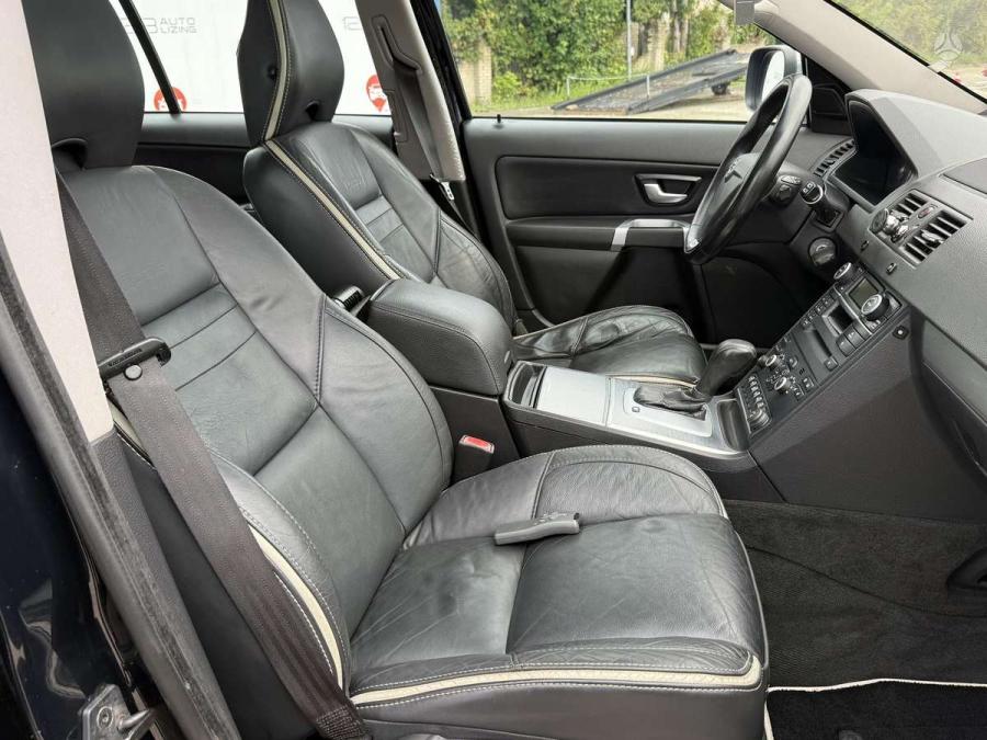 Melns Volvo XC90 2011 Tauragė, ar dzinēja tilpumu 2.40 L un nobraukumu 251 tūkst. km par 8800 €, foto 19 vietnē AUTOMOTO.COM.LV