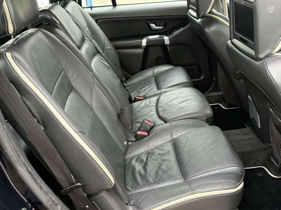 Melns Volvo XC90 2011 Tauragė, ar dzinēja tilpumu 2.40 L un nobraukumu 251 tūkst. km par 8800 €, foto 21 vietnē AUTOMOTO.COM.LV