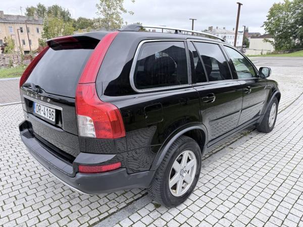 Volvo XC90 2011 in Rezekne on AUTOMOTO.COM.LV Black Volvo XC90 2011 in Rezekne, with an engine capacity of 2.40 L and mileage of 291 thousand km for 9300 €, photo 6 on AUTOMOTO.COM.LV