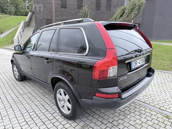 Volvo XC90 2011 Rēzekne vietnē Melns Volvo XC90 2011 Rēzekne, ar dzinēja tilpumu 2.40 L un nobraukumu 291 tūkst. km par 9300 €, foto 7 vietnē AUTOMOTO.COM.LV