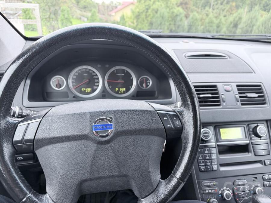 Melns Volvo XC90 2011 Rēzekne, ar dzinēja tilpumu 2.40 L un nobraukumu 291 tūkst. km par 8900 €, foto 9 vietnē AUTOMOTO.COM.LV