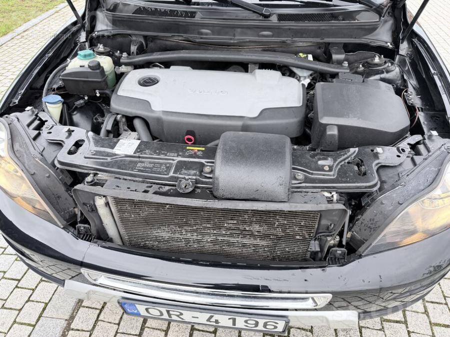 Melns Volvo XC90 2011 Rēzekne, ar dzinēja tilpumu 2.40 L un nobraukumu 291 tūkst. km par 8900 €, foto 24 vietnē AUTOMOTO.COM.LV