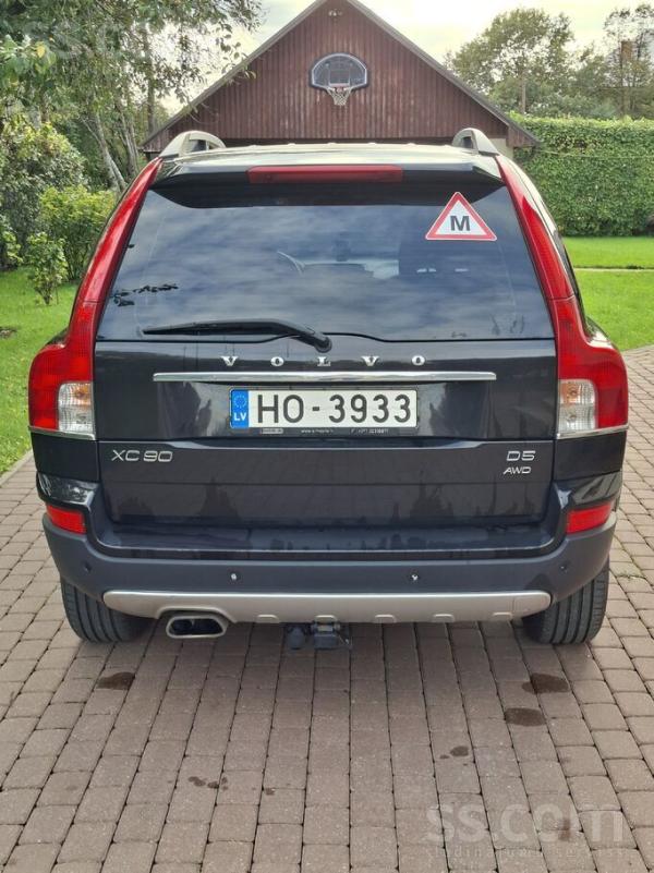 Melns Volvo XC90 2011 Rīga, ar dzinēja tilpumu 2.40 L un nobraukumu 337 tūkst. km par 8700 €, foto 3 vietnē AUTOMOTO.COM.LV
