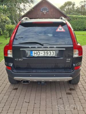 Black Volvo XC90 2011 in Riga, with an engine capacity of 2.40 L and mileage of 337 thousand km for 8700 €, photo 3 on AUTOMOTO.COM.LV