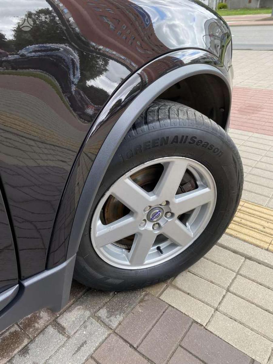 Melns Volvo XC90 2011 Marijampole, ar dzinēja tilpumu 2.40 L un nobraukumu 286 tūkst. km par 10650 €, foto 17 vietnē AUTOMOTO.COM.LV