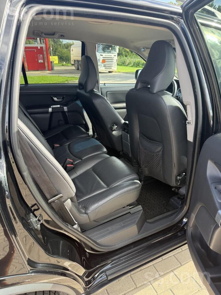 Melns Volvo XC90 2011 Rīga, ar dzinēja tilpumu 2.40 L un nobraukumu 290 tūkst. km par 9700 €, foto 8 vietnē AUTOMOTO.COM.LV